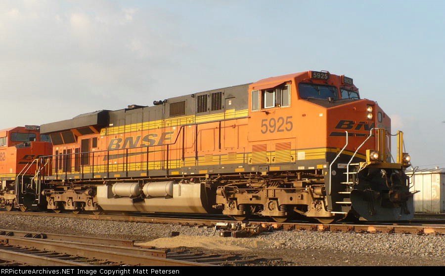 BNSF 5925